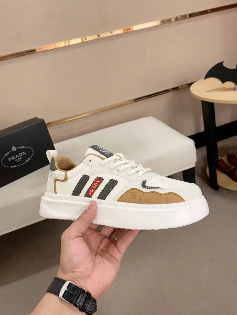 Top mirror Prada Low Shoes