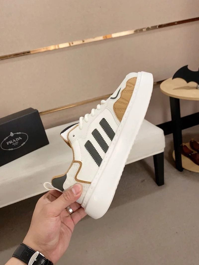 Top mirror Prada Low Shoes