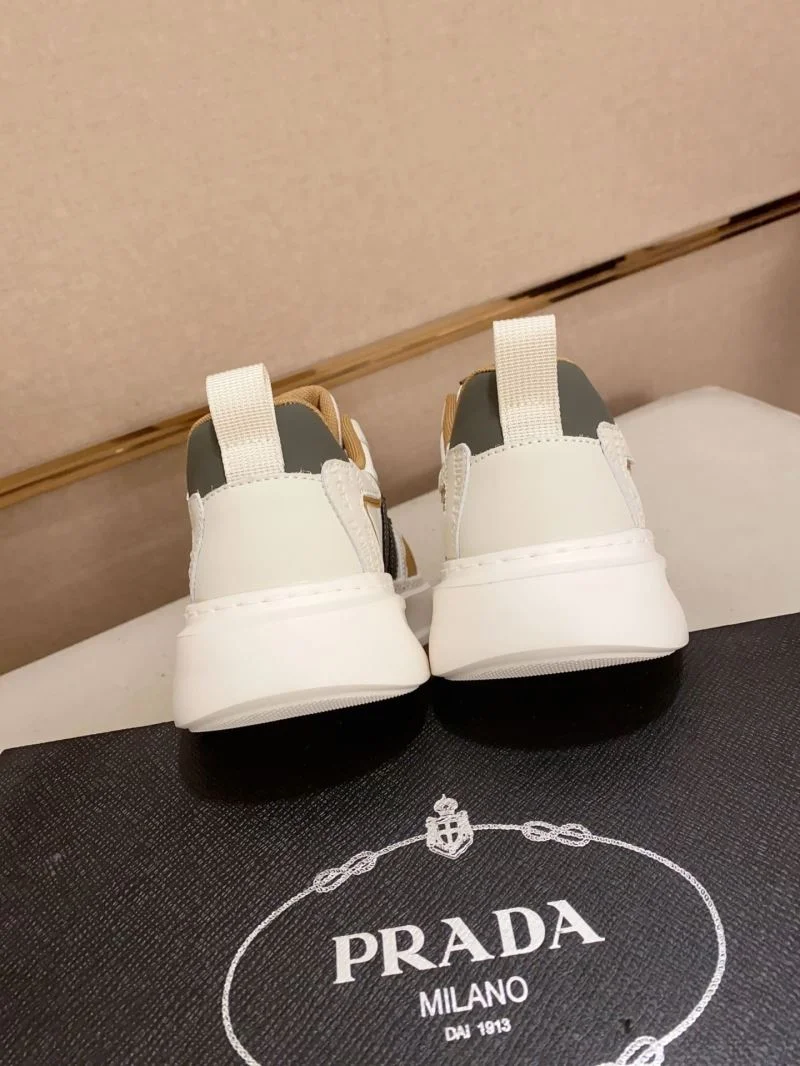 Top mirror Prada Low Shoes