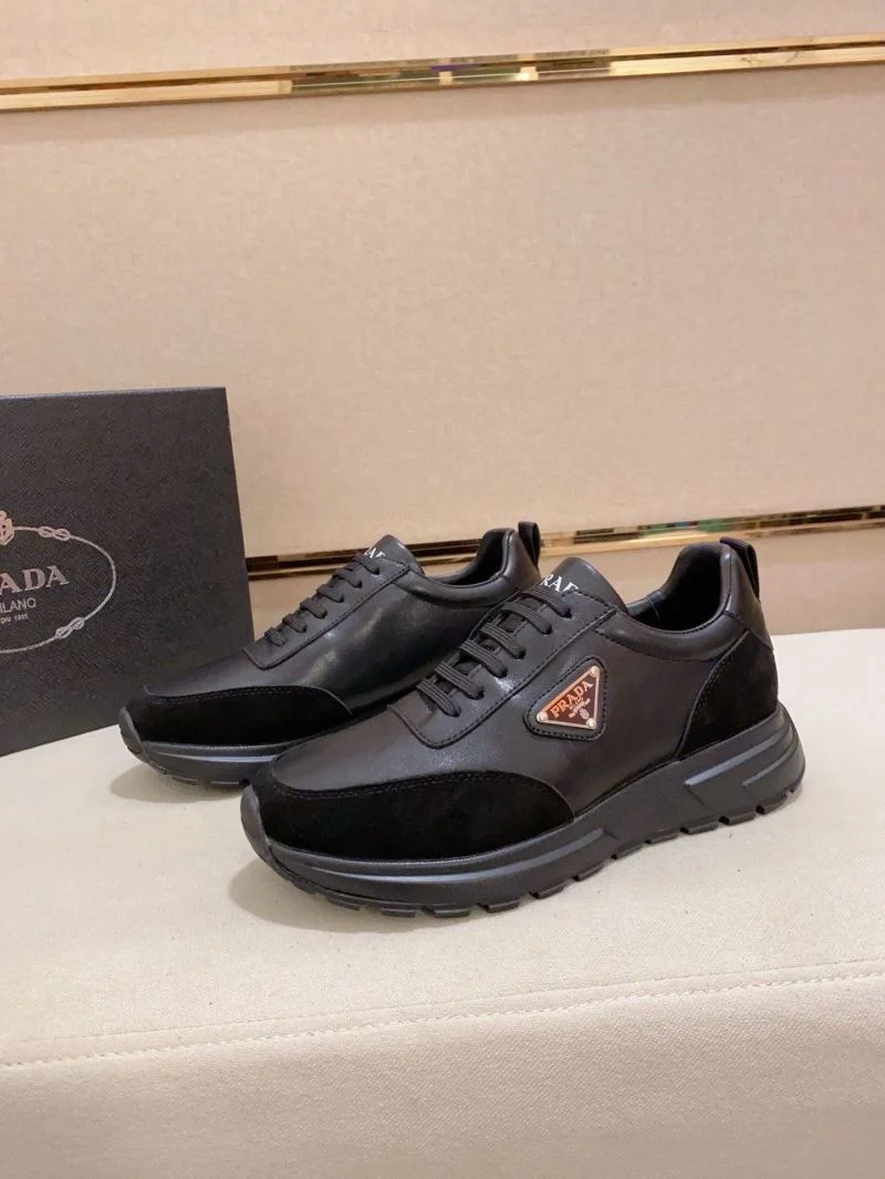 Accurate model Prada Low Shoes