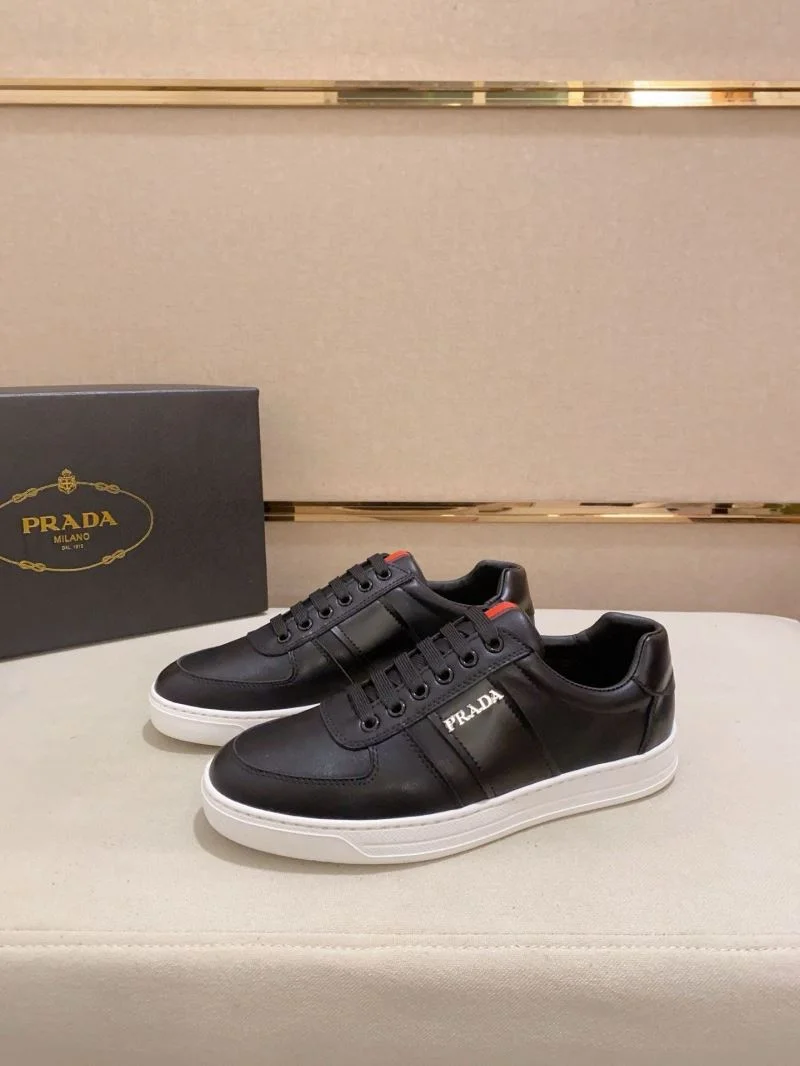 Accurate model Prada Low Shoes
