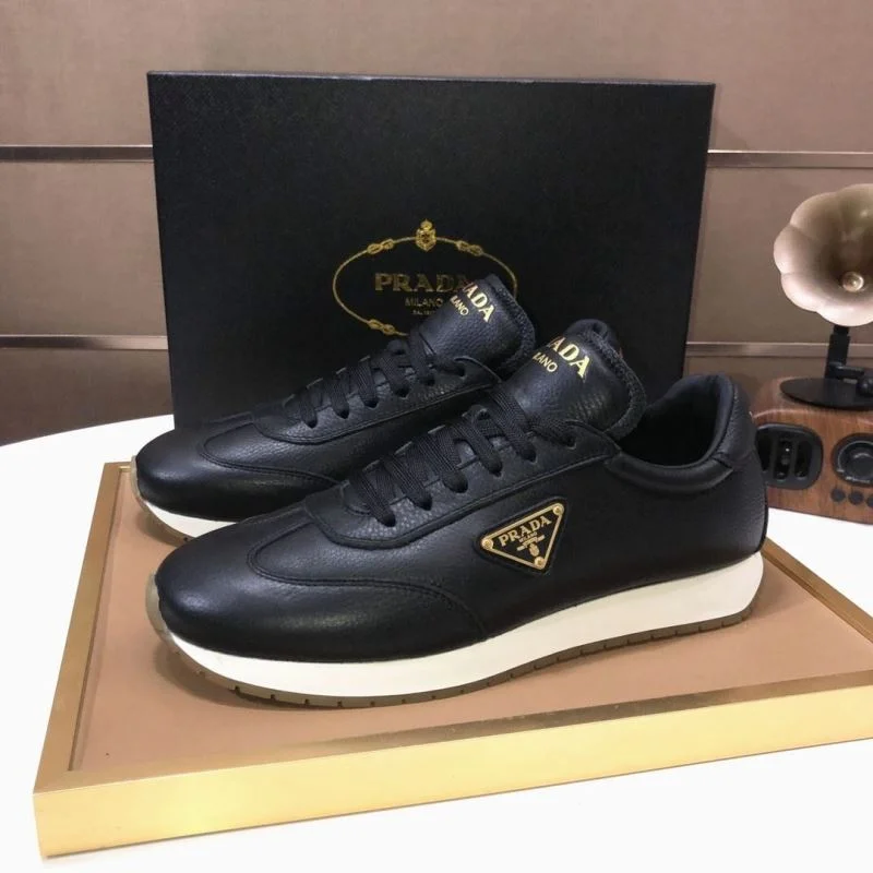 Top mirror Prada Low Shoes