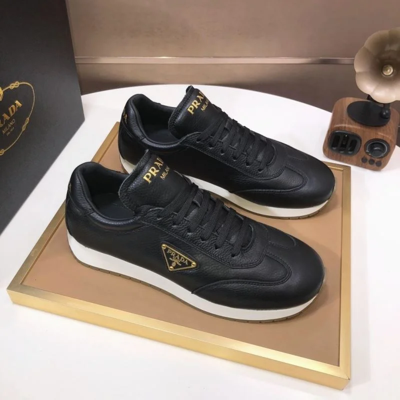 Top mirror Prada Low Shoes