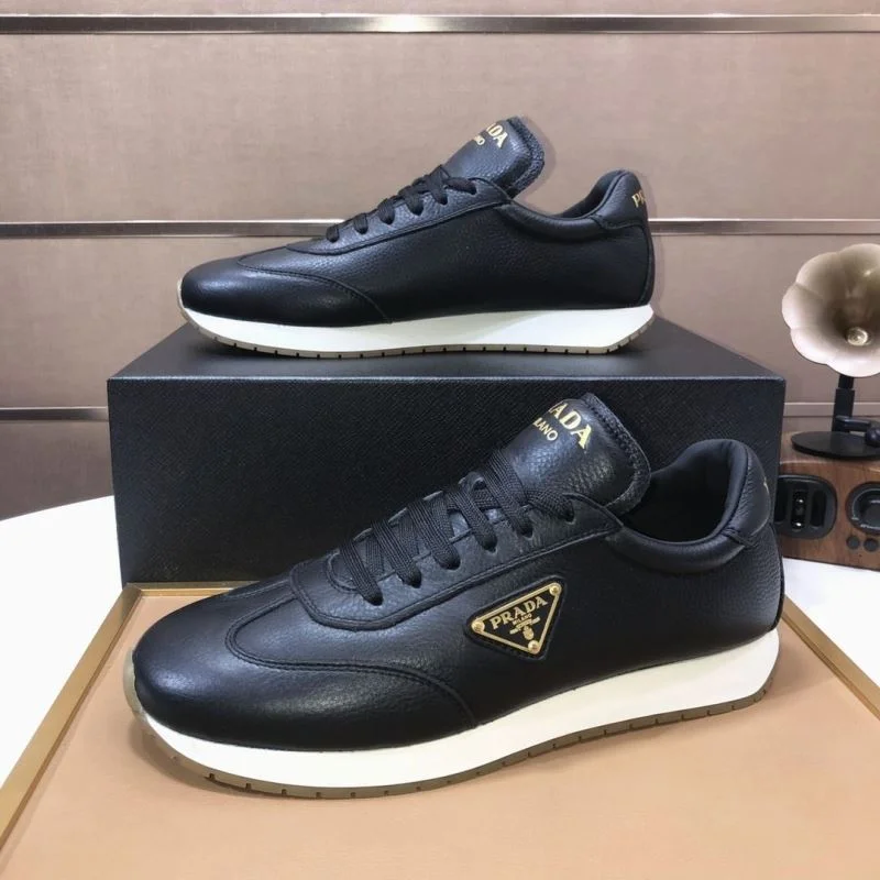 Top mirror Prada Low Shoes