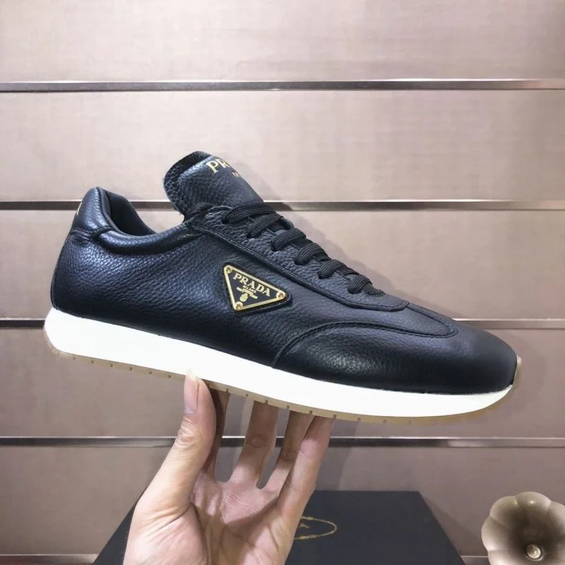 Top mirror Prada Low Shoes