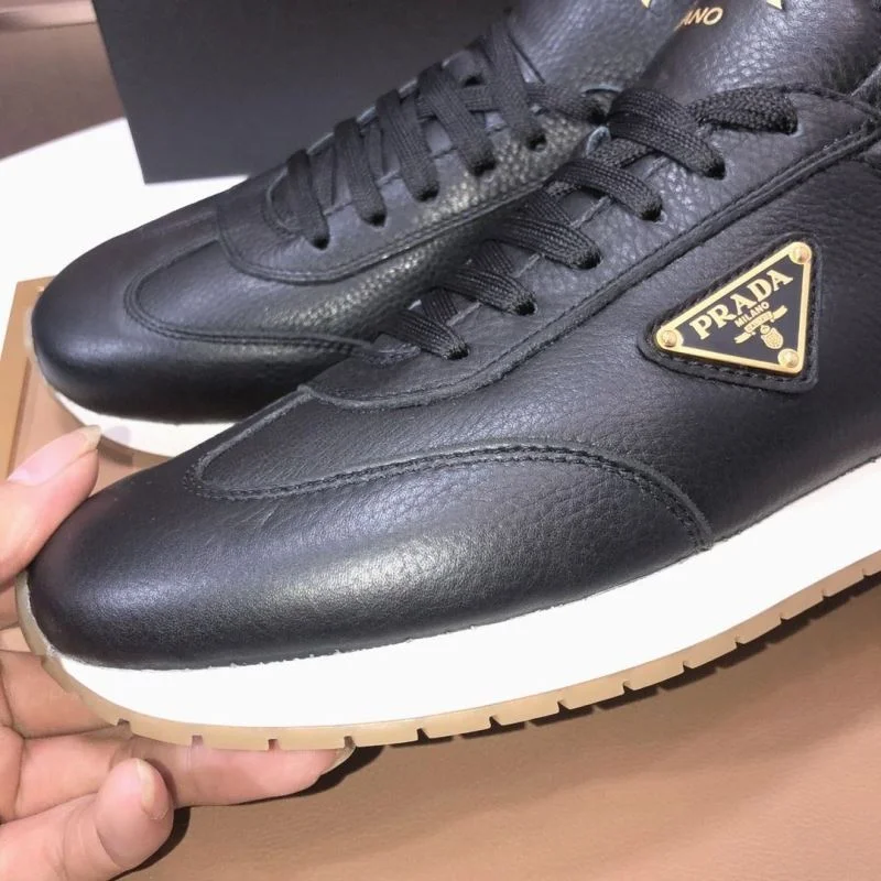 Top mirror Prada Low Shoes