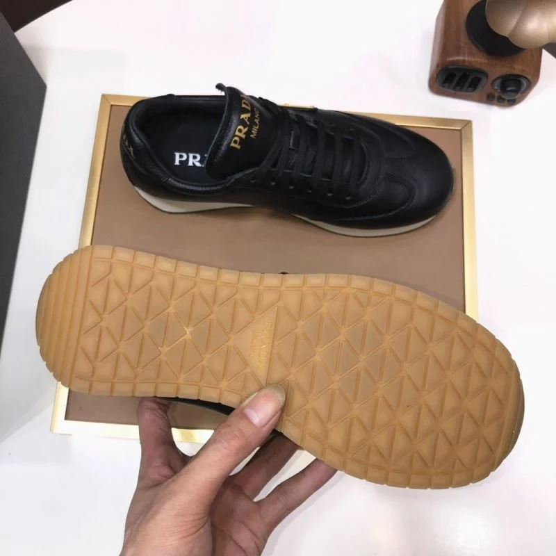 Top mirror Prada Low Shoes
