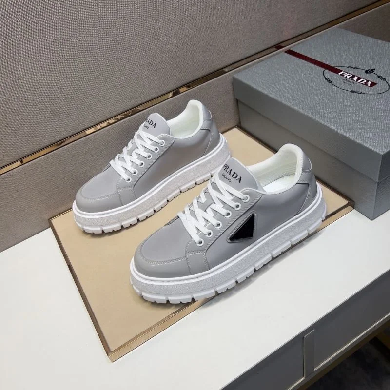 Exact replica Prada Low Shoes