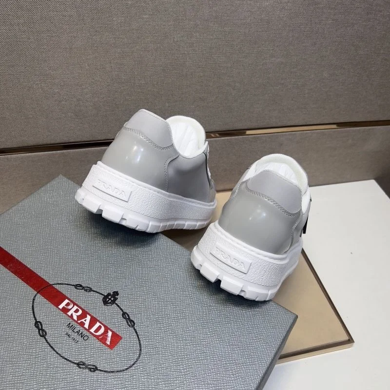 Exact replica Prada Low Shoes