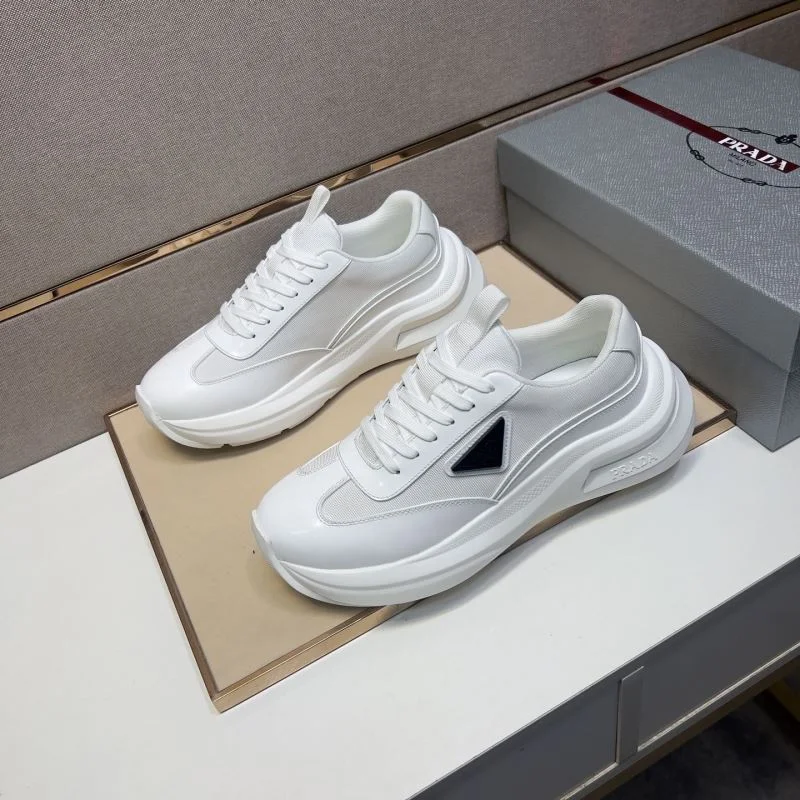 Accurate model Prada Low Shoes