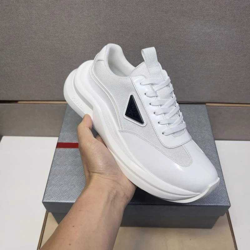 Accurate model Prada Low Shoes