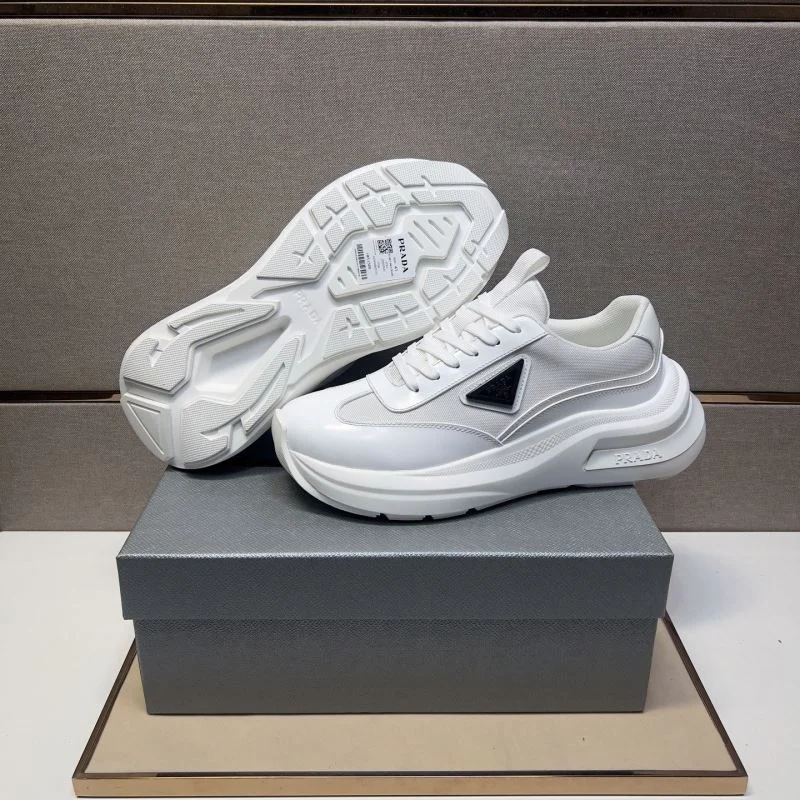 Accurate model Prada Low Shoes