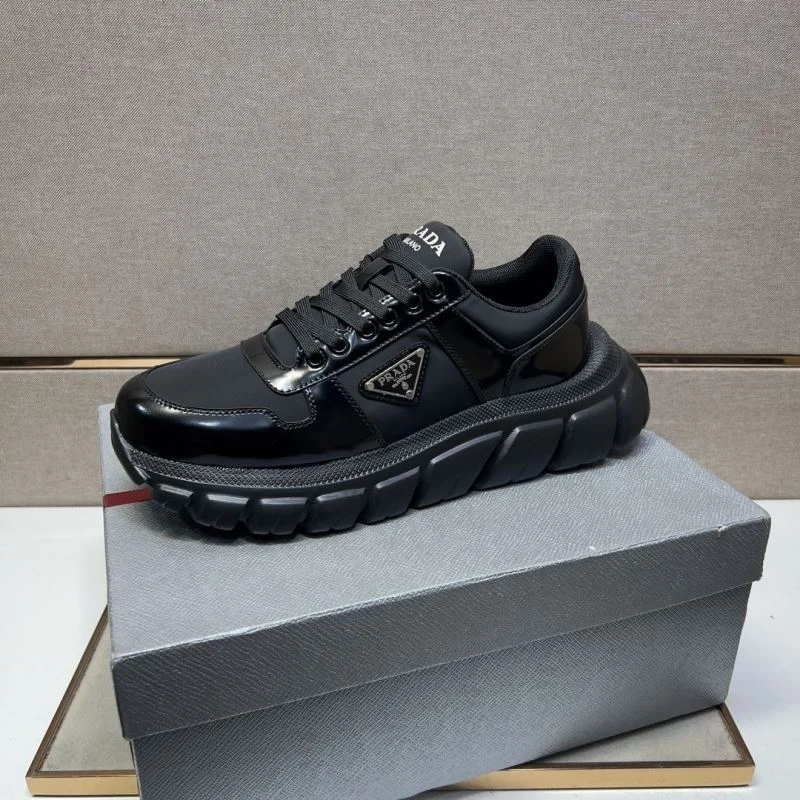 Accurate model Prada Low Shoes