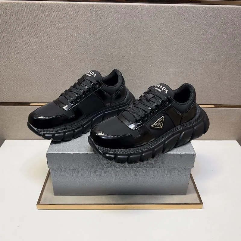 Accurate model Prada Low Shoes