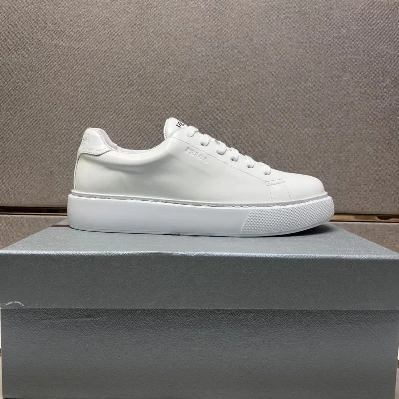 Exact replica Prada Low Shoes