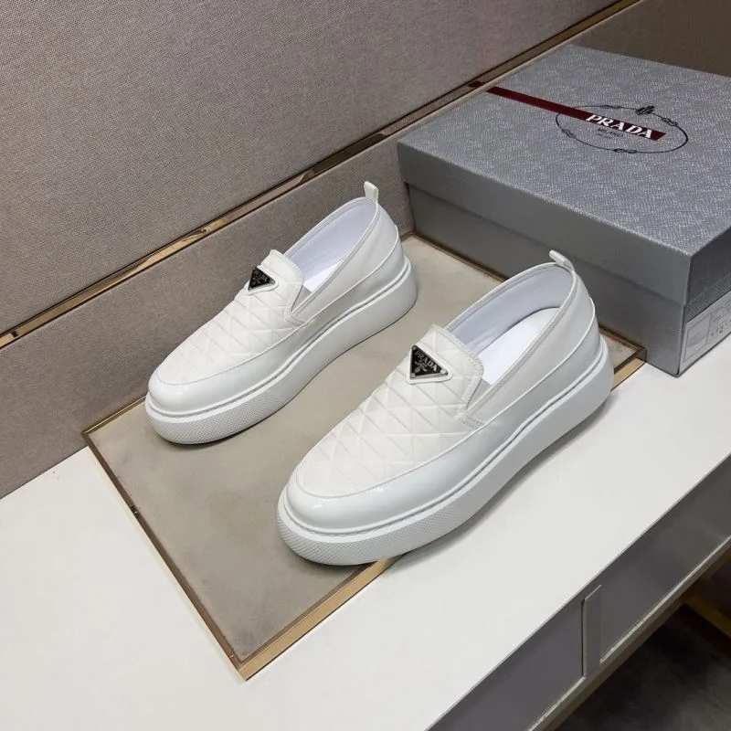 Top mirror Prada Low Shoes