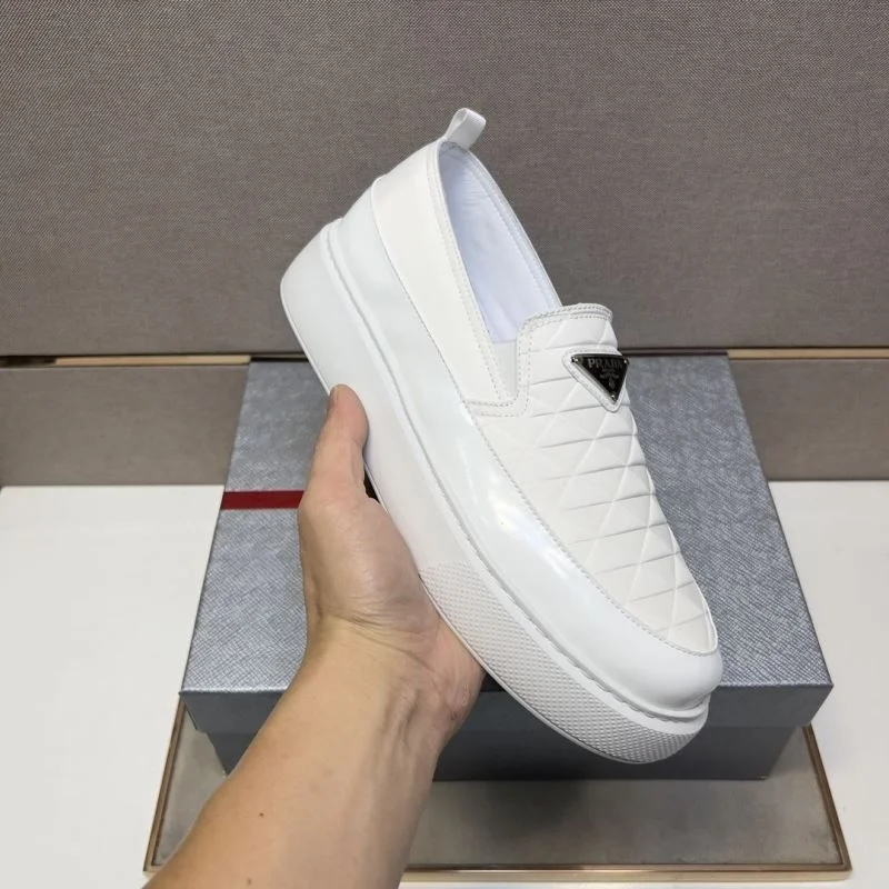Top mirror Prada Low Shoes