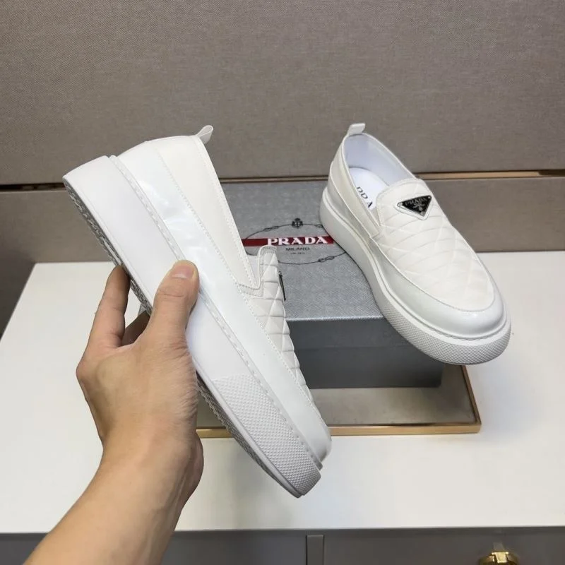 Top mirror Prada Low Shoes
