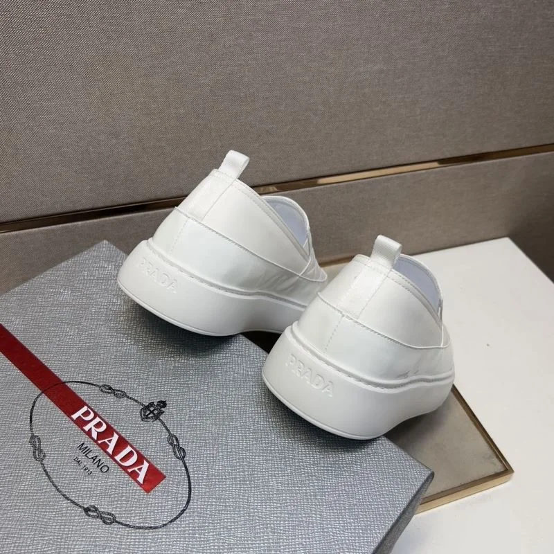 Top mirror Prada Low Shoes