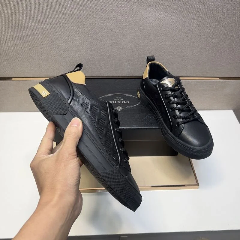 Top mirror Prada Low Shoes