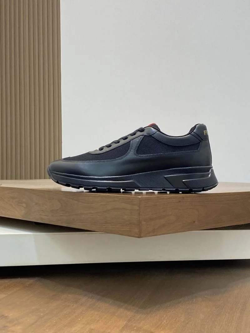 Accurate model Prada Low Shoes