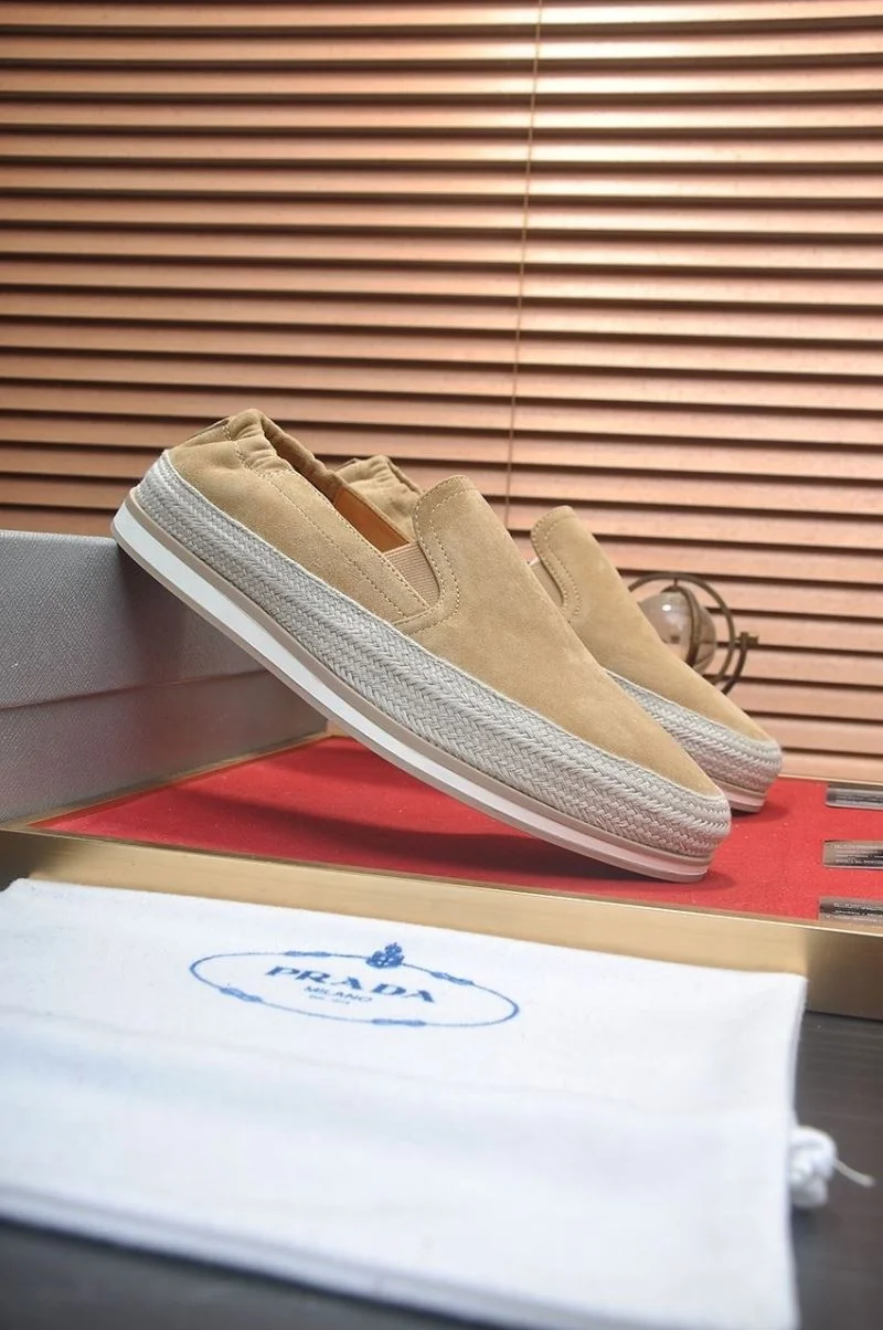 Top mirror Prada Low Shoes