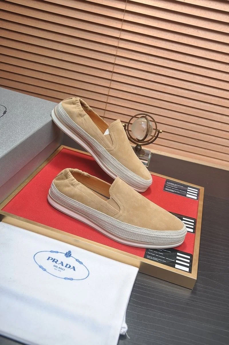 Top mirror Prada Low Shoes