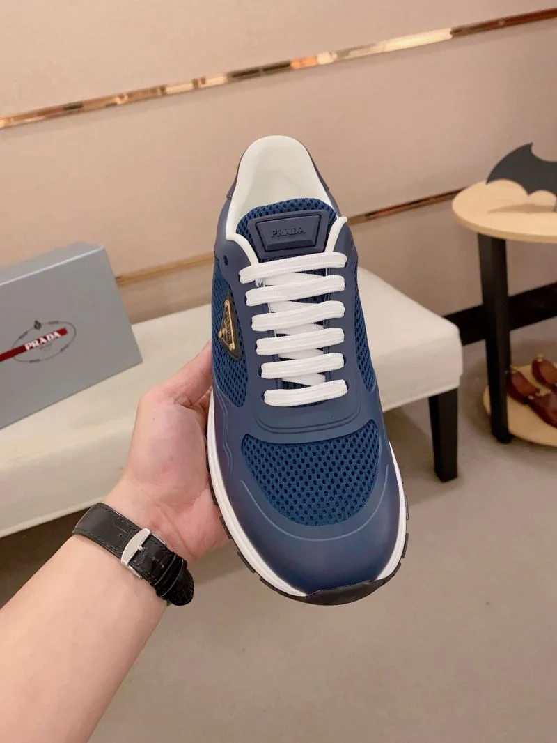 Top mirror Prada Low Shoes