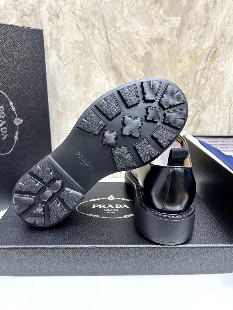 Exact replica Prada Low Shoes