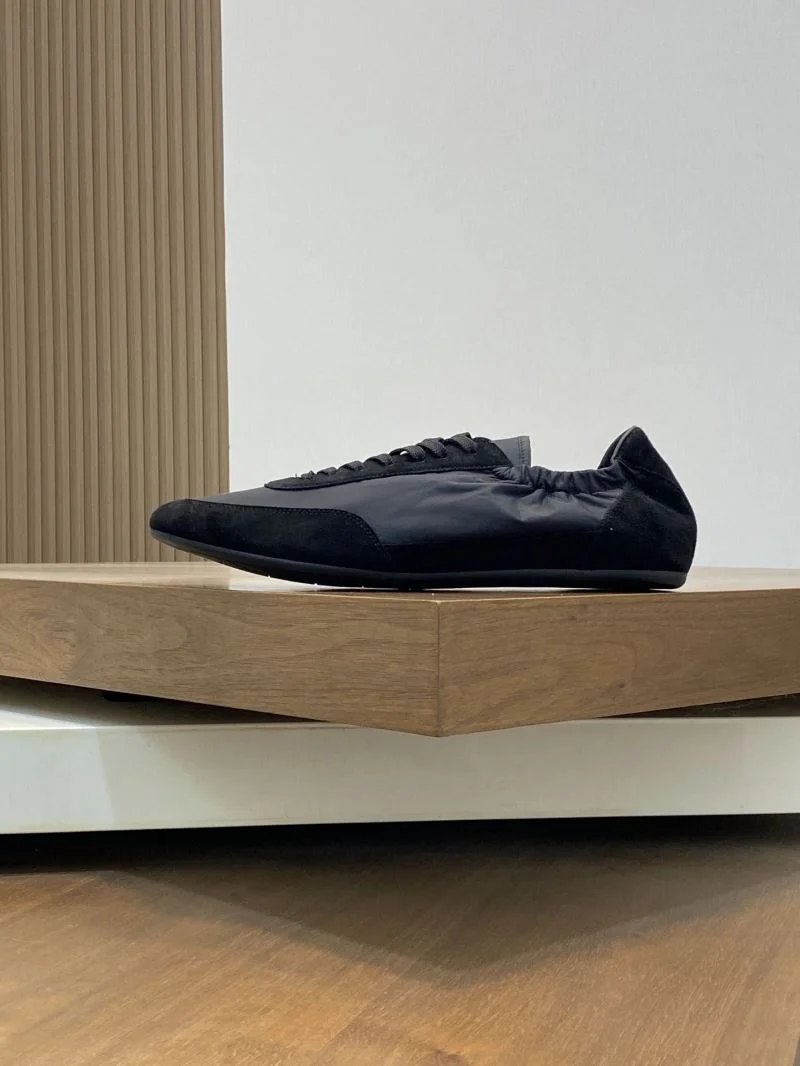 Top match Prada Low Shoes