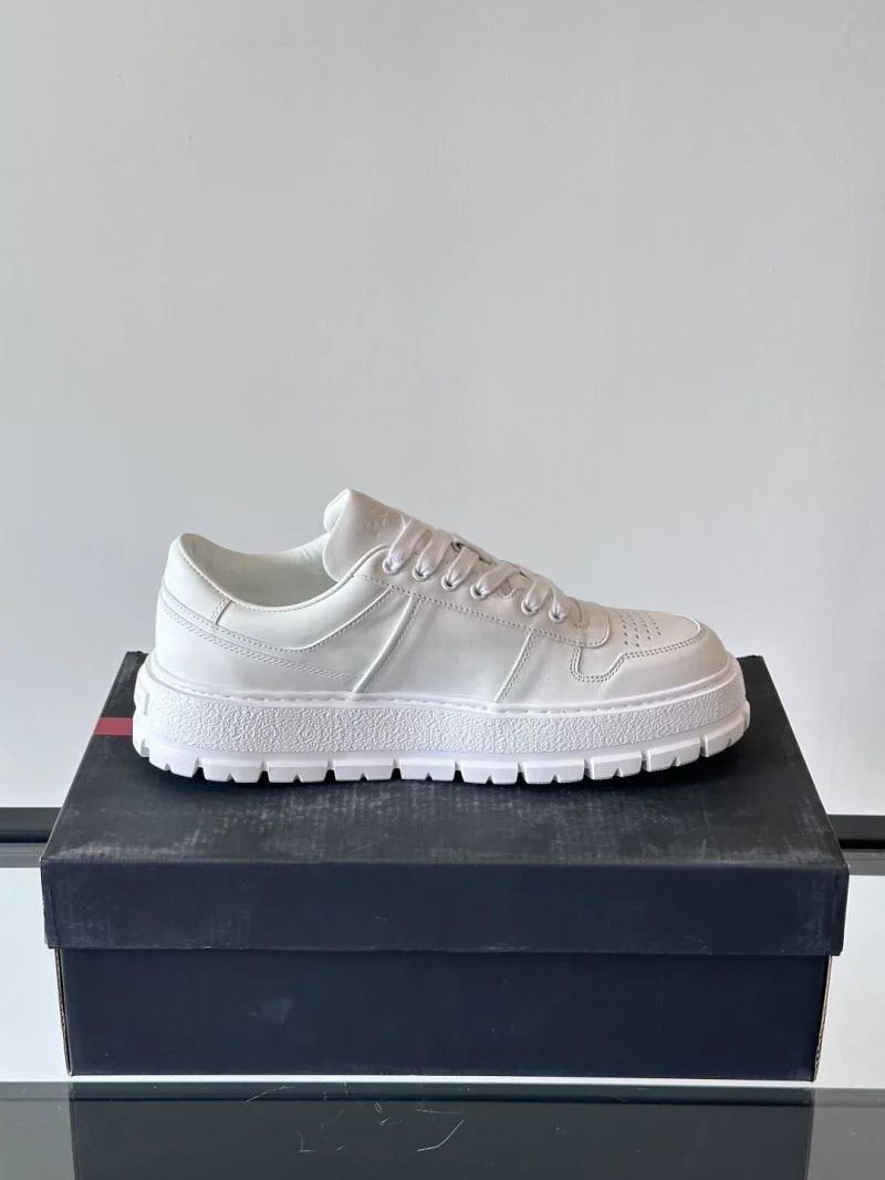 Top match Prada Low Shoes