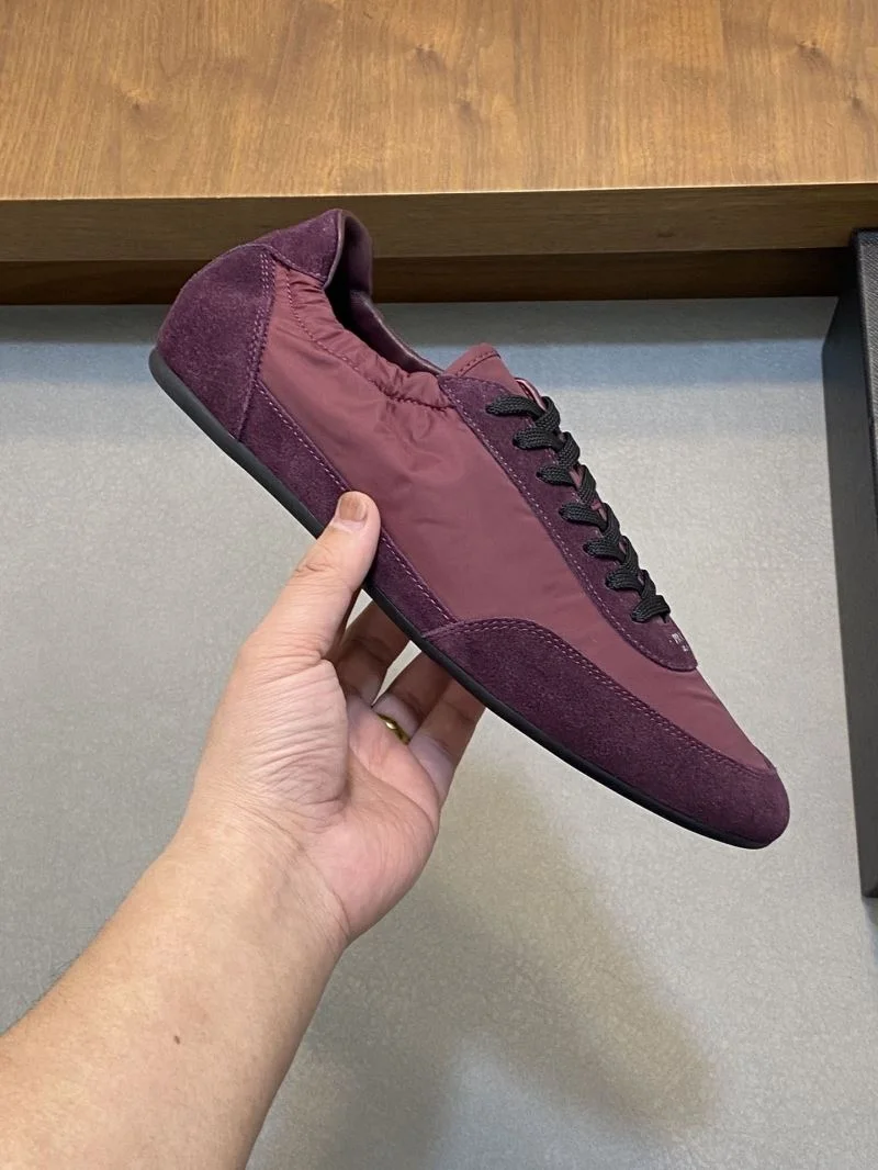 Top mirror Prada Low Shoes