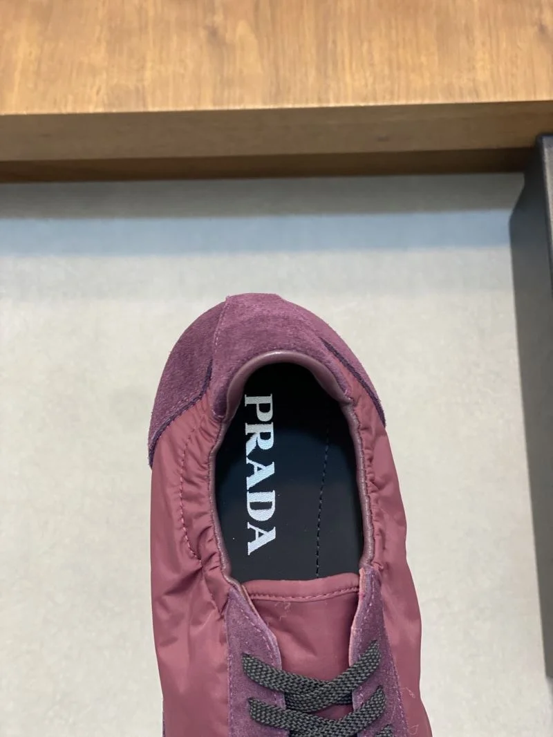 Top mirror Prada Low Shoes