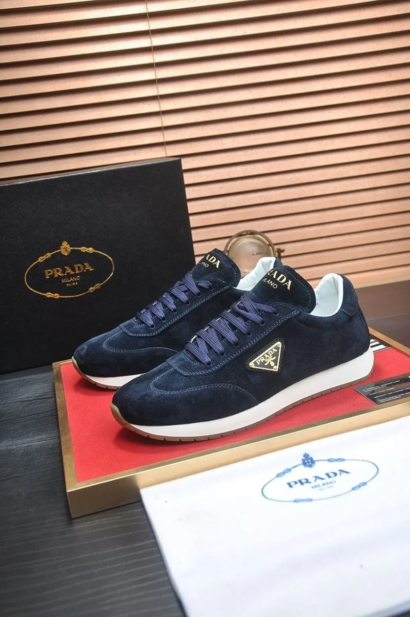 Top mirror Prada Low Shoes