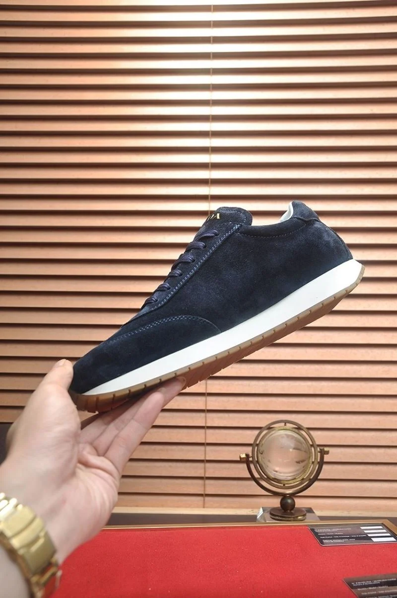 Top mirror Prada Low Shoes