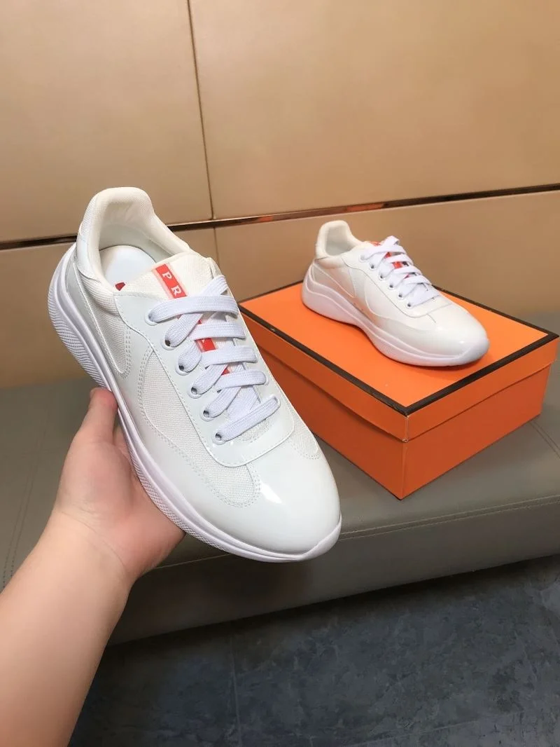 Accurate model Prada Low Shoes