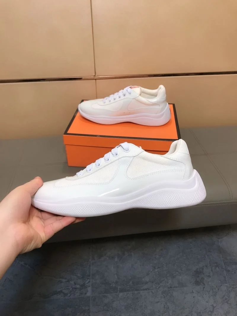 Accurate model Prada Low Shoes