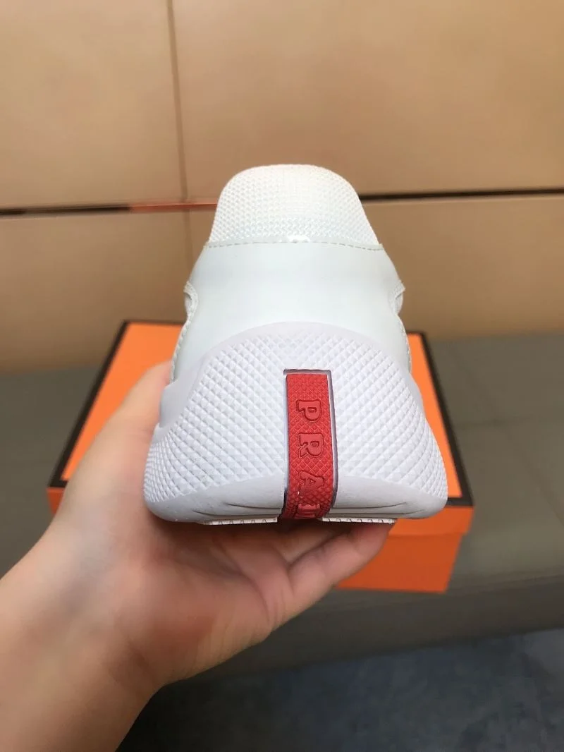 Accurate model Prada Low Shoes