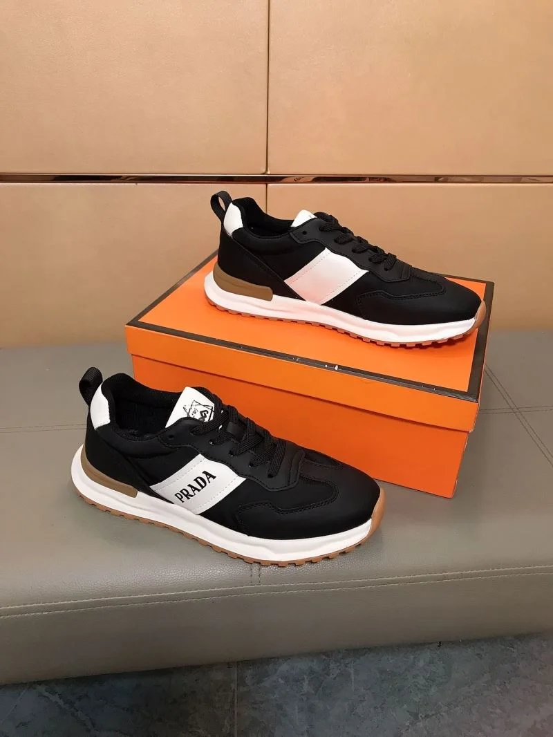 Accurate model Prada Low Shoes