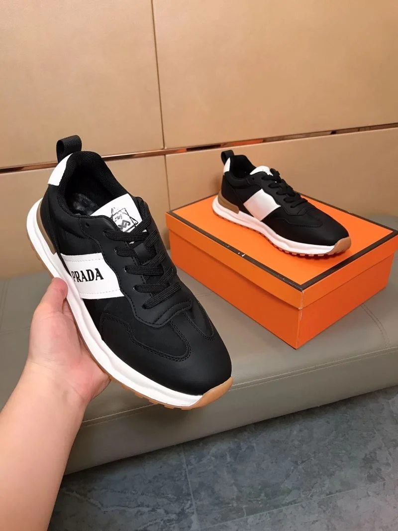 Accurate model Prada Low Shoes