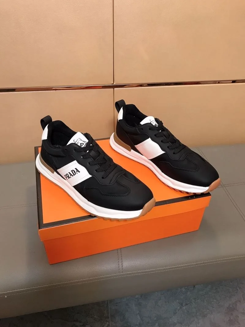 Accurate model Prada Low Shoes
