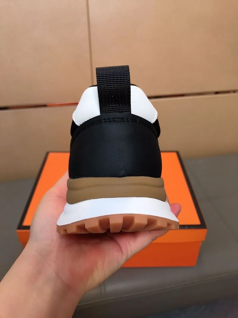 Accurate model Prada Low Shoes