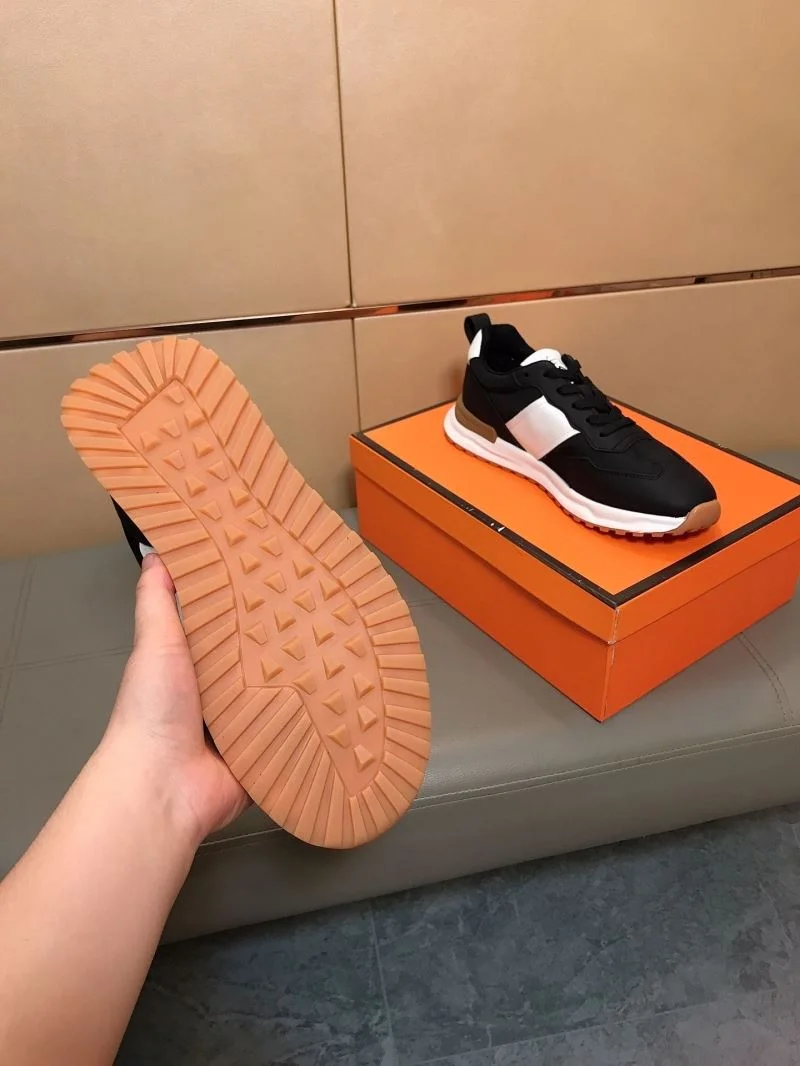 Accurate model Prada Low Shoes