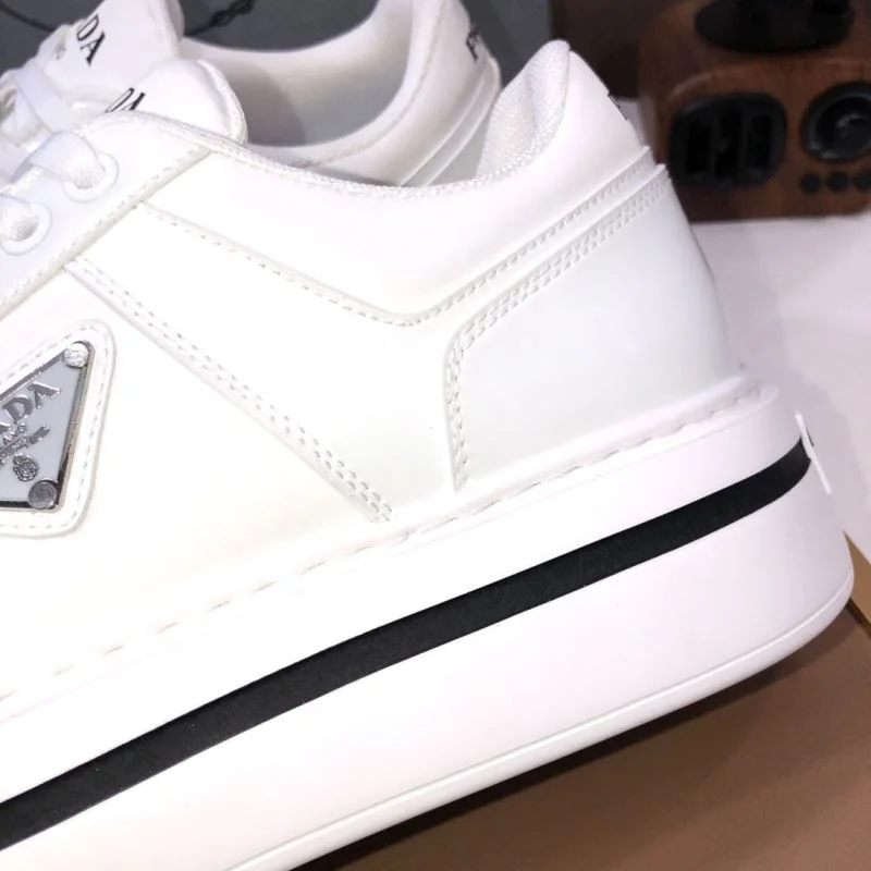 High fidelity Prada Low Shoes