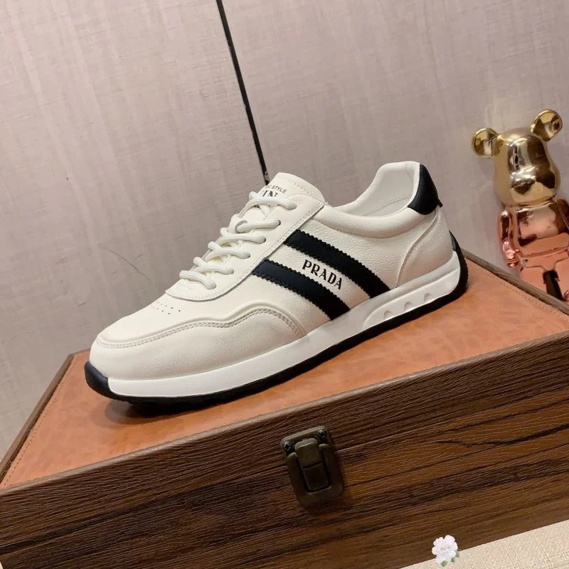 Top mirror Prada Low Shoes
