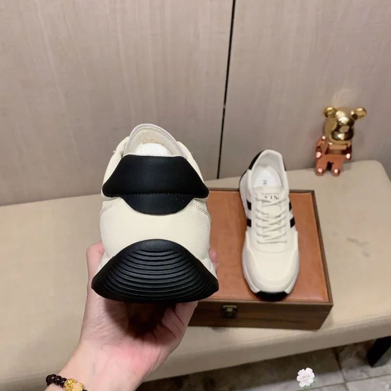 Top mirror Prada Low Shoes