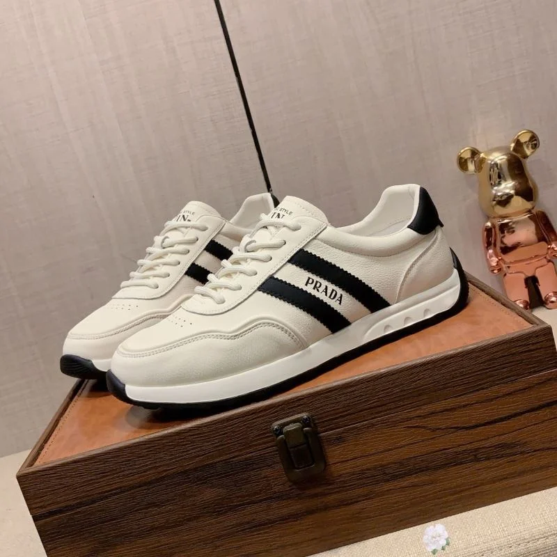Top mirror Prada Low Shoes