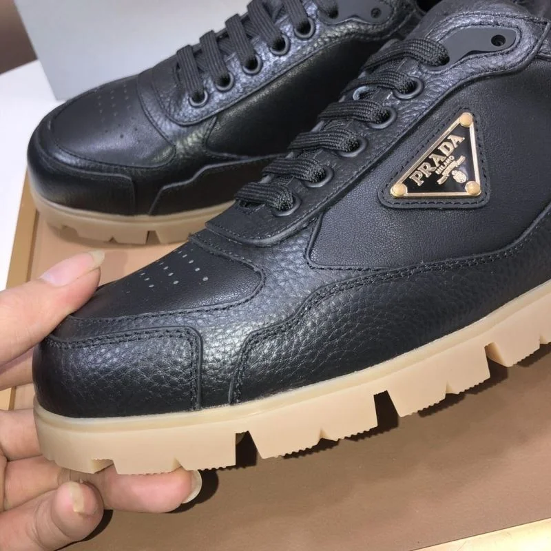 Top match Prada Low Shoes