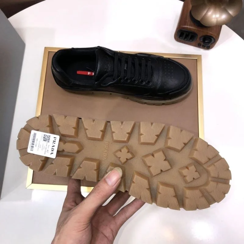 Top match Prada Low Shoes