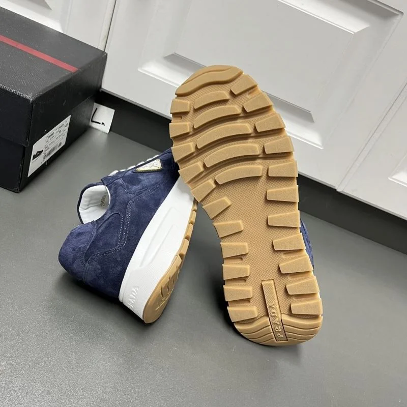 Top match Prada Low Shoes